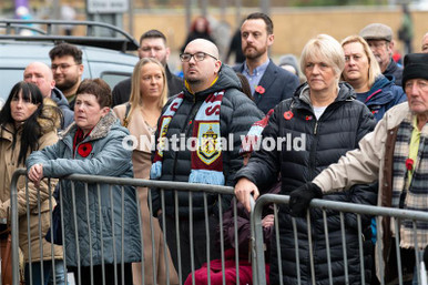 40062237-Burnley's annual Remembrance service at the Peace Gardens ...