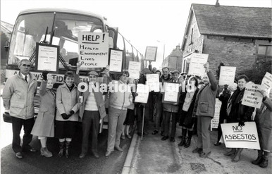 40067327-Retro Derbyshire - Bradwell village asbestos protesters ...