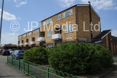39043186-City street scenes - Stanground, near Lawson Avenue - National ...