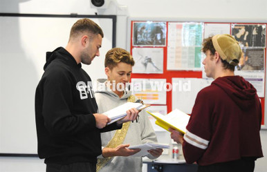 40074305-Rehearsals got under way at Fareham College on Tuesday ...