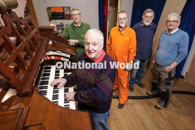 40077822-Gosport and District Organ Club members, from left, Tony King ...
