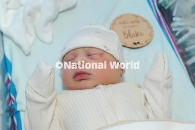 40083564-Laura and David Hill from Stubbington, welcomed their daughter ...