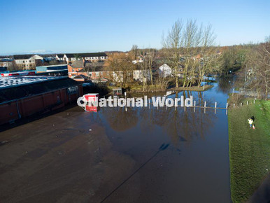 40083995-Flooding at Platt Bridge in Wigan. Photo: Kelvin Lister ...