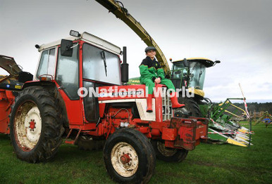40084423-Ten year old Seb FIsher at the Big Machine weekend at Boston ...