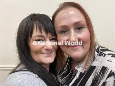 40084752-Sisters Melanie Lawson (37) (left) and Natalie Atkinson (35 ...