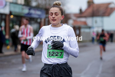 40086730-First woman to finsh Kate Natkiel. Stubbington 10K 2025 ...