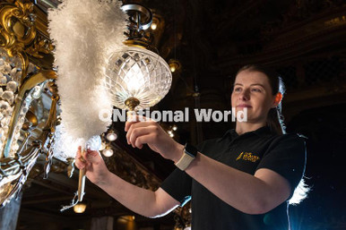 40087375-Jennifer Allinson, Assistant Attraction Manager cleans the ...