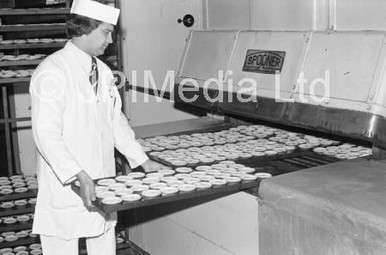 38362785-November 3 1975 Expert Pies at Cooksons Bakery Lytham - Iconic ...