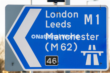 40088140-Sign for the M1 motorway London and Leeds and M62 Manchester ...