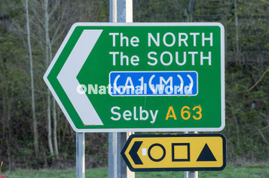 40088153-Sign for the A1 M North and South and Selby A63. 15th January ...