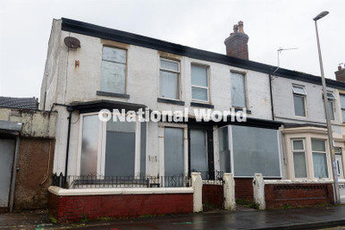 40089510-Empty homes and hotels scattered across Blackpool. Photo ...