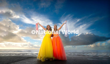 40091816-The 70th Miss Blackpool Tabitha Bennett, 20, with her mum ...