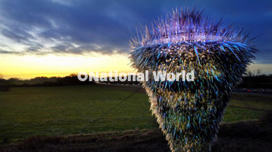 40092559-Master glassblower John Ditchfield's 30ft tall Dreamkeeper ...