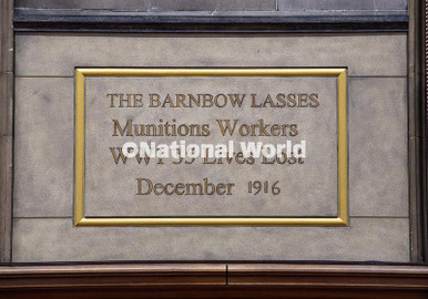 40097884-The Barnbow Lasses who worked in the Barnbow Munitions Factory ...