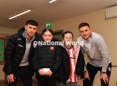 40102442-Young fans pictured with Derry City players Adam Oâ€™Reilly ...