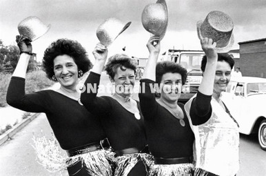 40103987-Retro Derbyshire - Beeryl Moss, Sylvis Barton, Carole reece ...