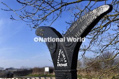 40117707-The Hart to Haswell walkway and Rail Crossing Ocean Road ...
