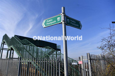 40117803-The Hart to Haswell walkway and Rail Crossing Ocean Road ...