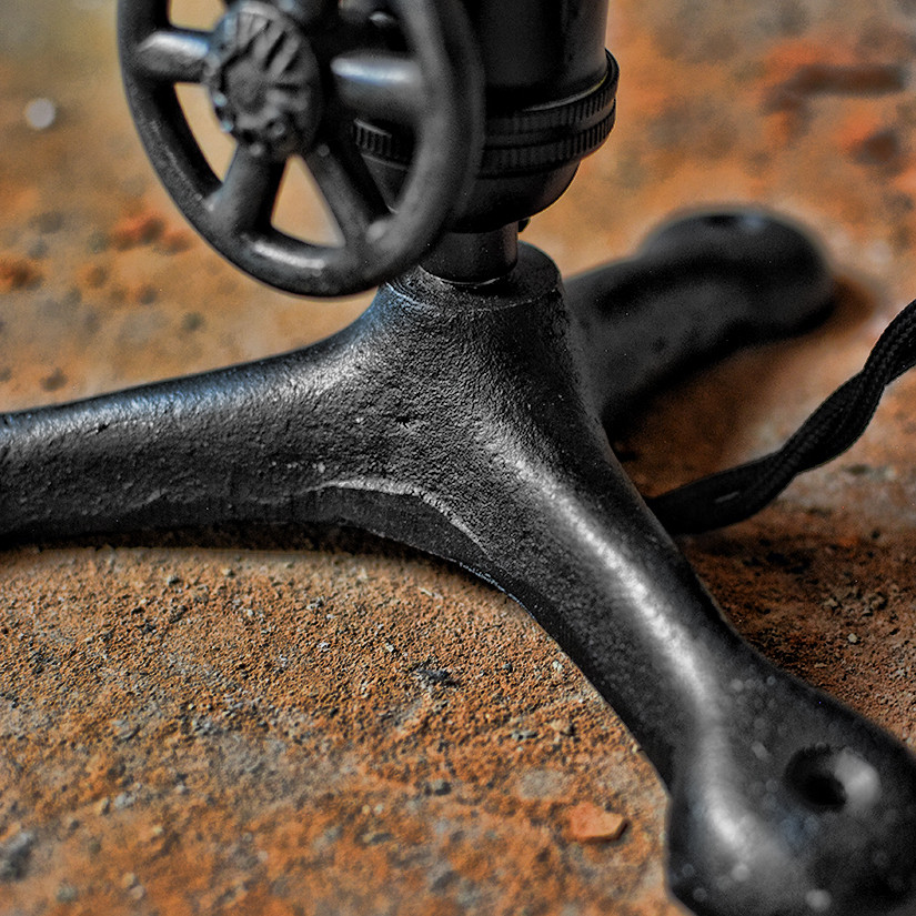 3-Leg Base - Antique Black