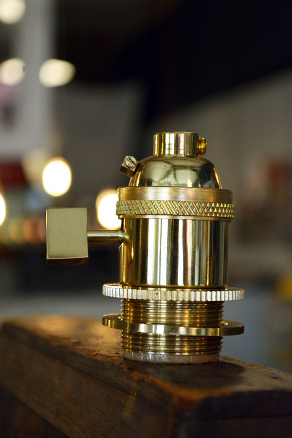 UNO Light Socket Polished Brass