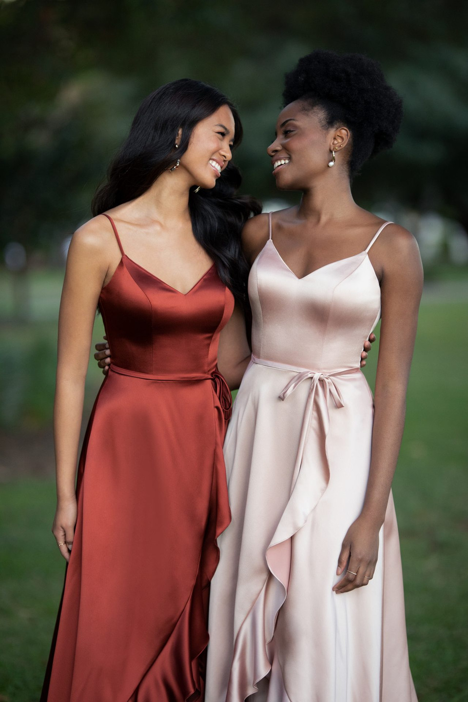 Bridesmaid/Groomsmaid Dresses