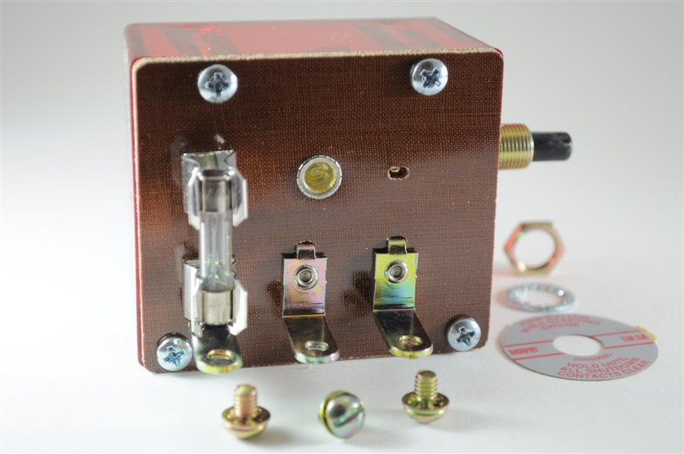 Murphy 32V Tattletale Magnetic Switch 10A in Red 117