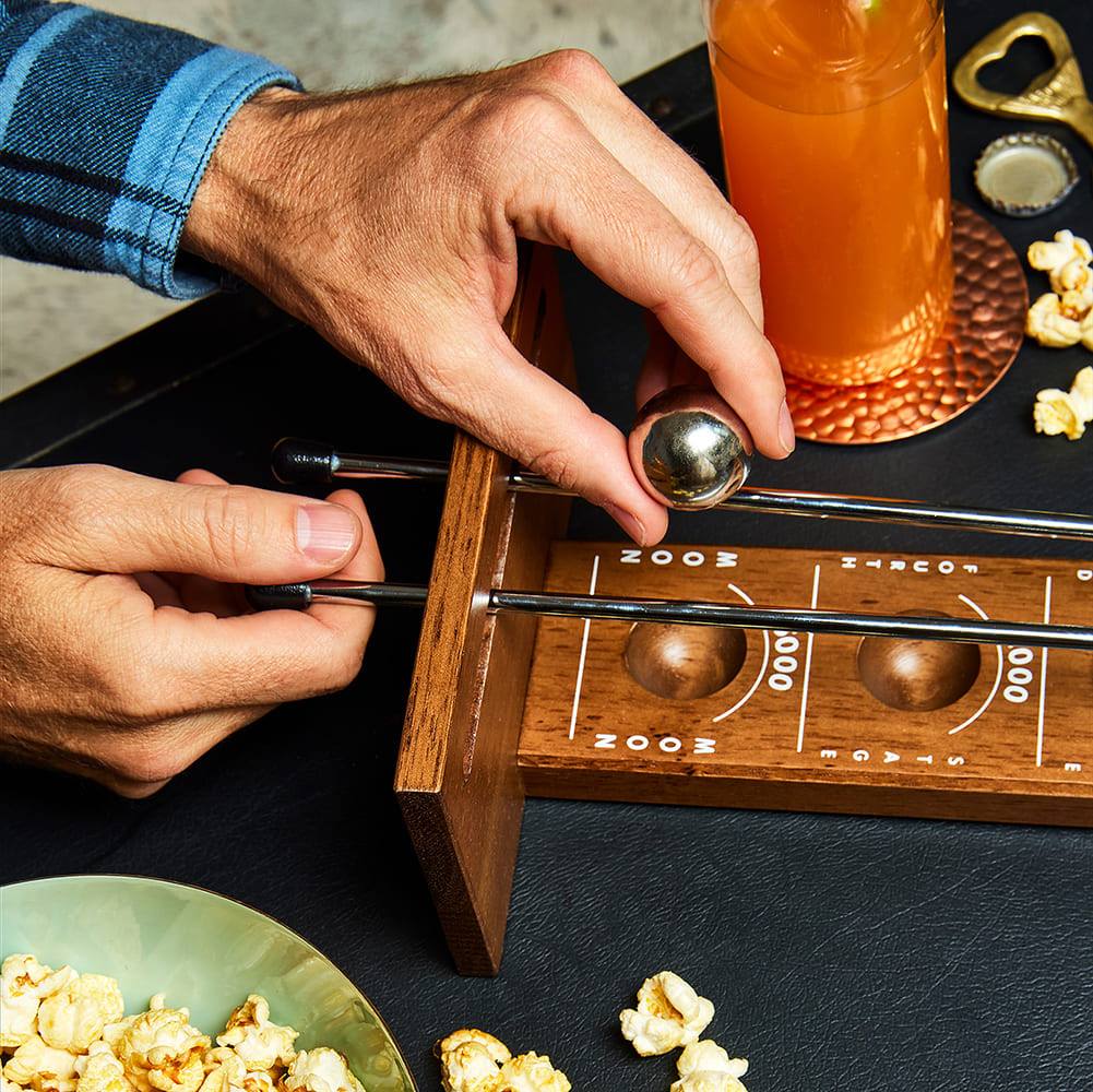 Shoot the Moon Retro Tabletop Game