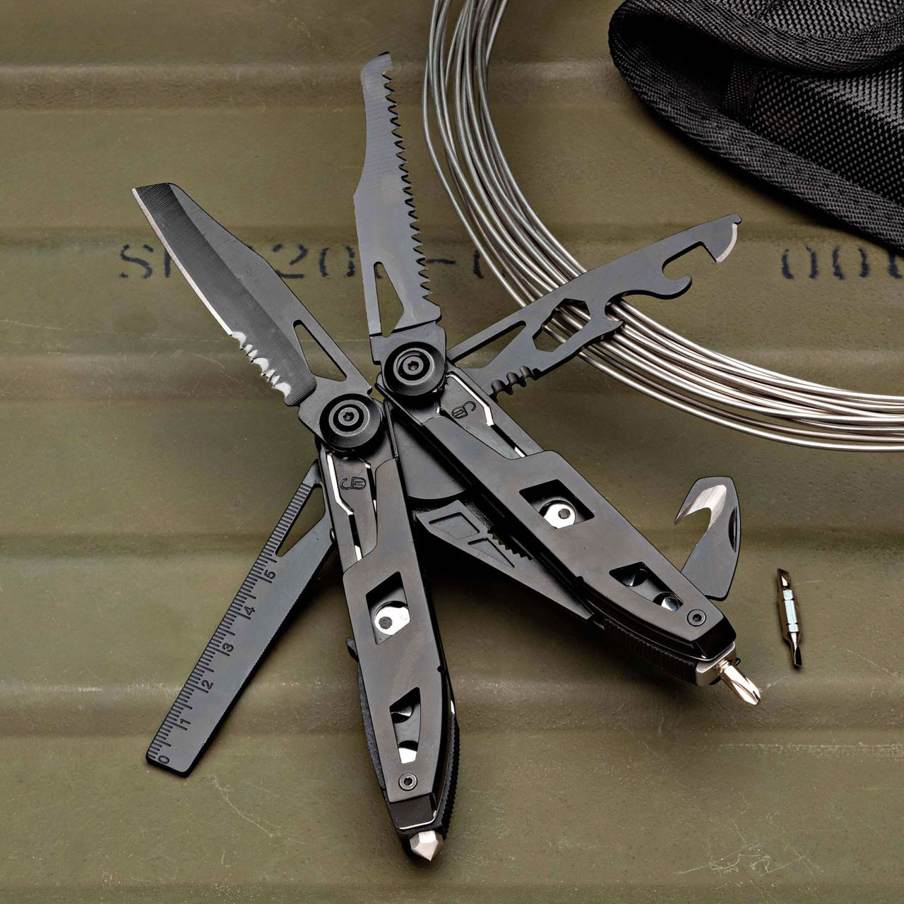 Pocket Multi-Tool with Pliers | Garrett Wade