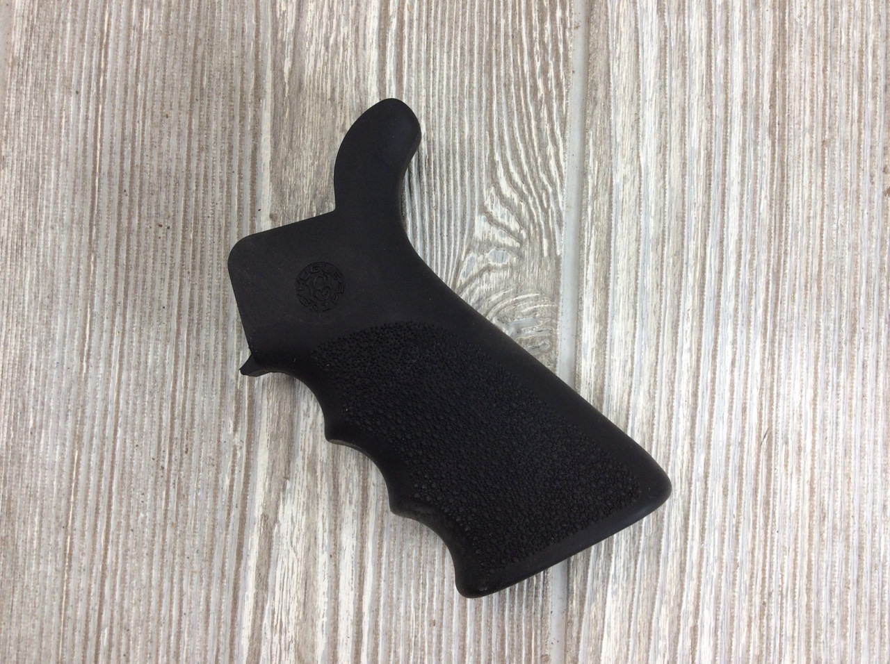 Hogue, Beavertail Grip, AR-15/M16, Rubber, Finger Grooves