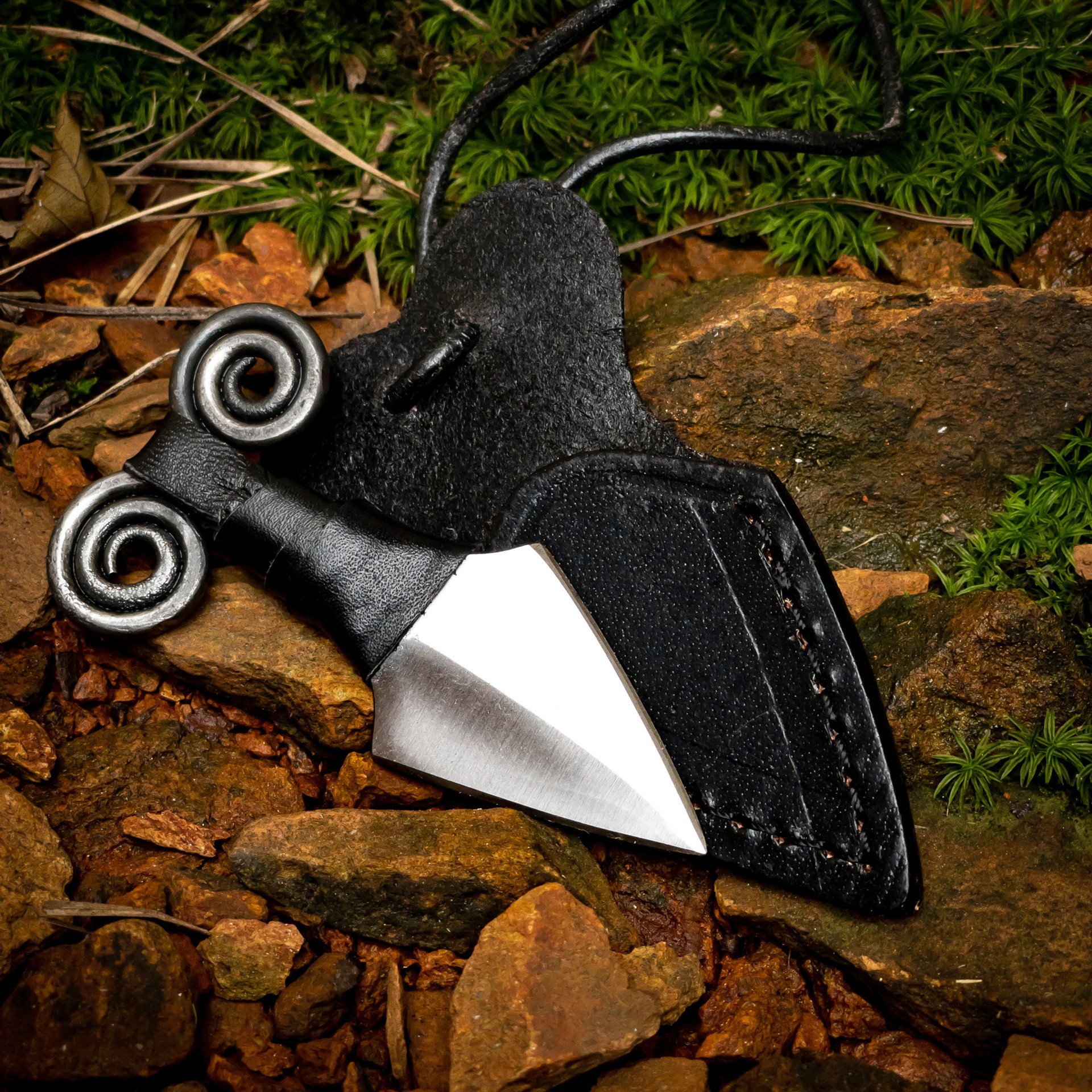 Medieval Hand Forged Scandinavian Pocket Neck Knife | Brown Sheath
