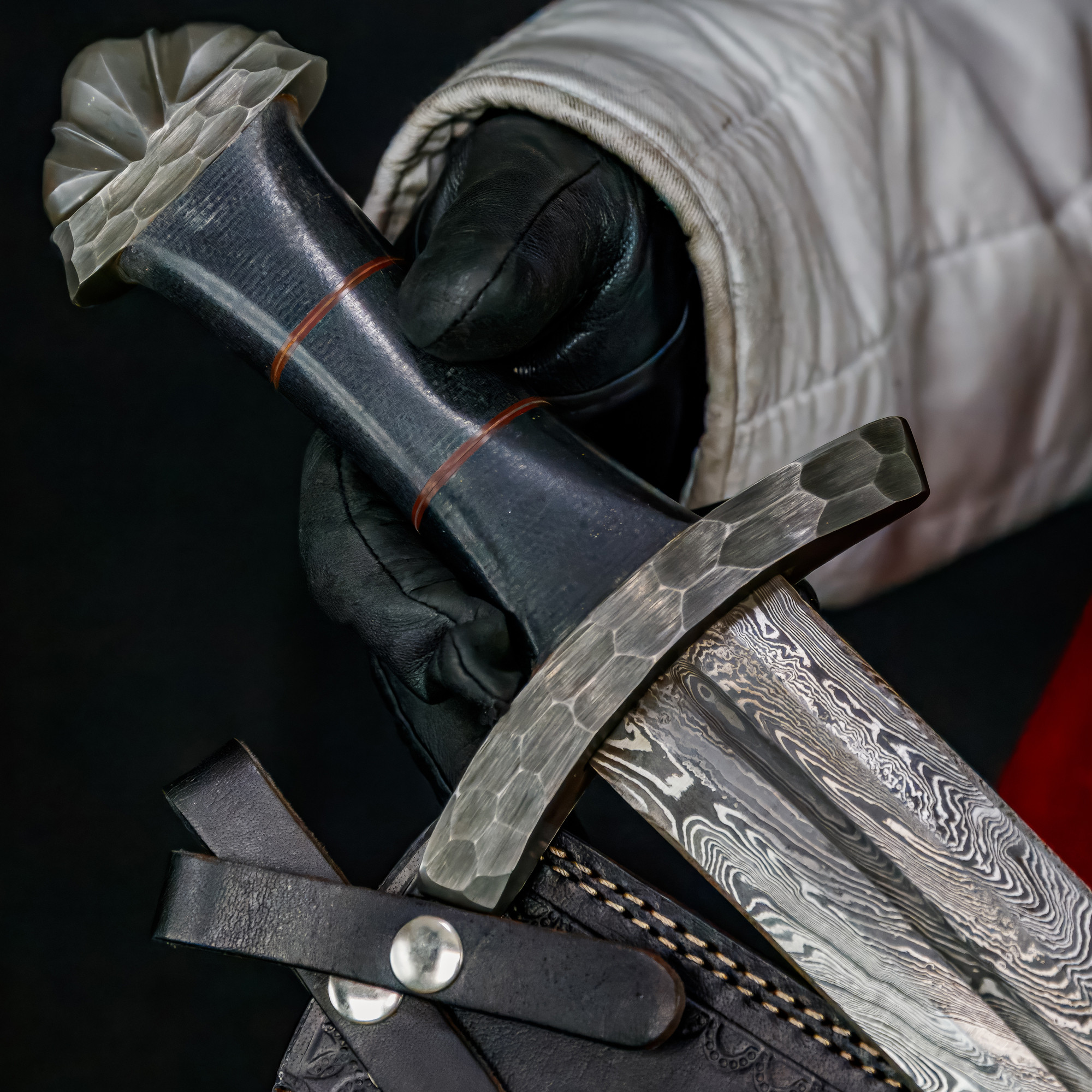 Devil’s Toothpick Damascus Steel Short Sword w/ Bovine Leather Sheath