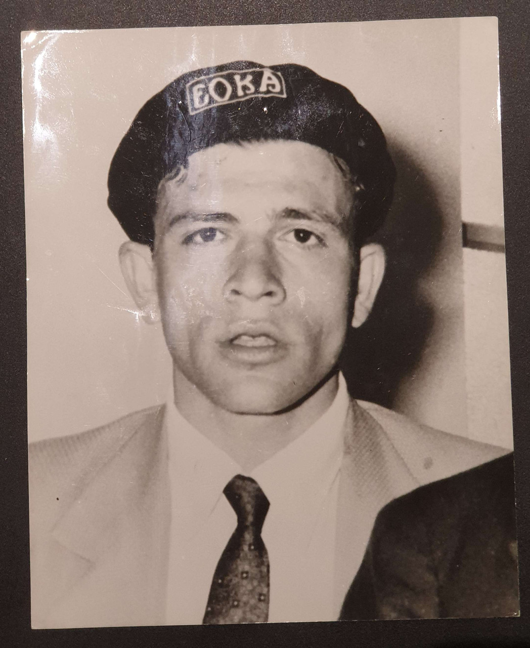 NICOS SAMSON CLAIMS PRESIDENCY OF CYPRUS WITH EOKA BERET