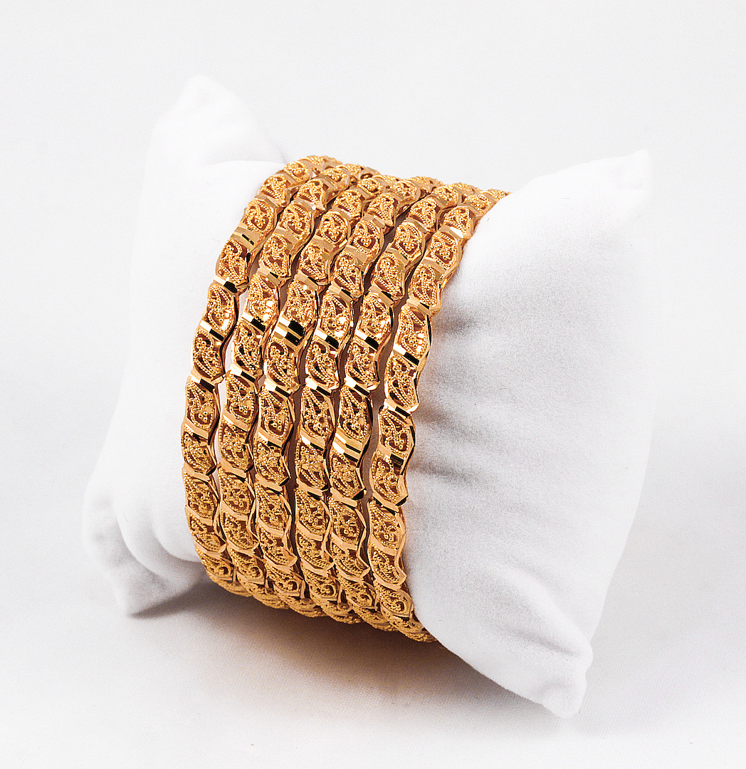 YELLOW GOLD BANGLES, SET OF 6, 21K, Size: Large, Weight: 72.7g ...