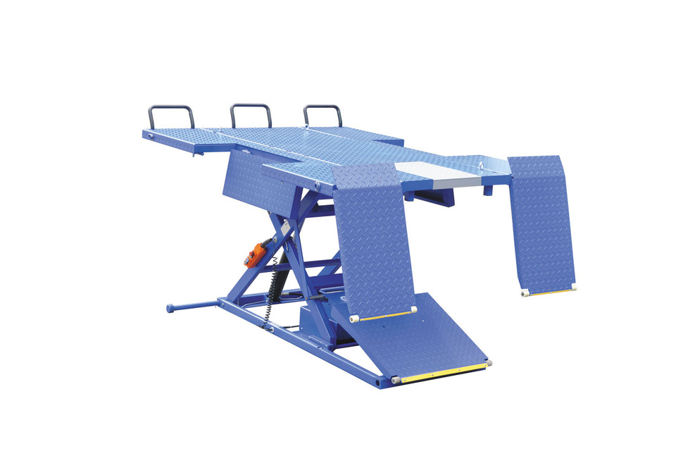 UTV Lift with Retractable Ramp ATD-U2200