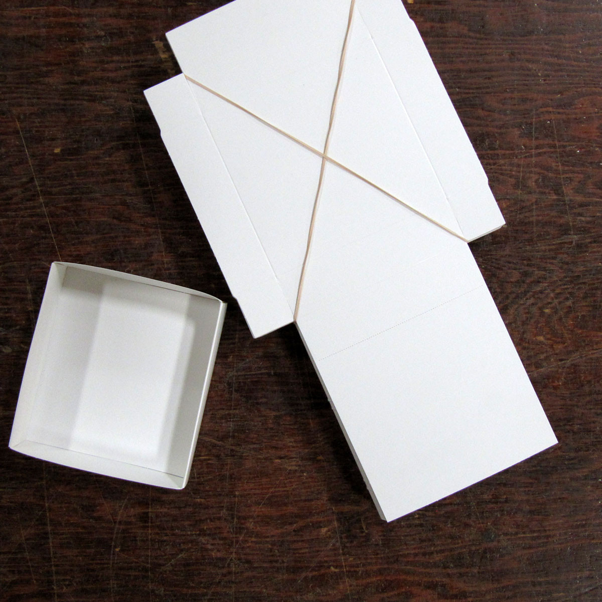 White Mineral Fold-up Boxes, size 6's (5" x 4.75") - 100 pieces