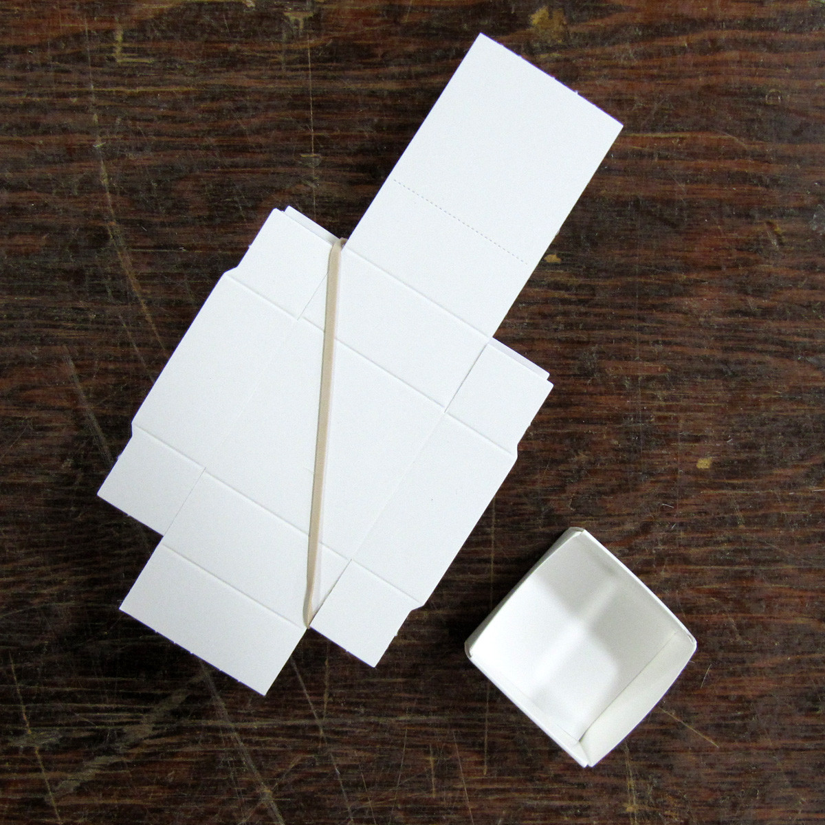 White Mineral Fold-up Boxes, size 35's (2" x 2") - 100 pieces