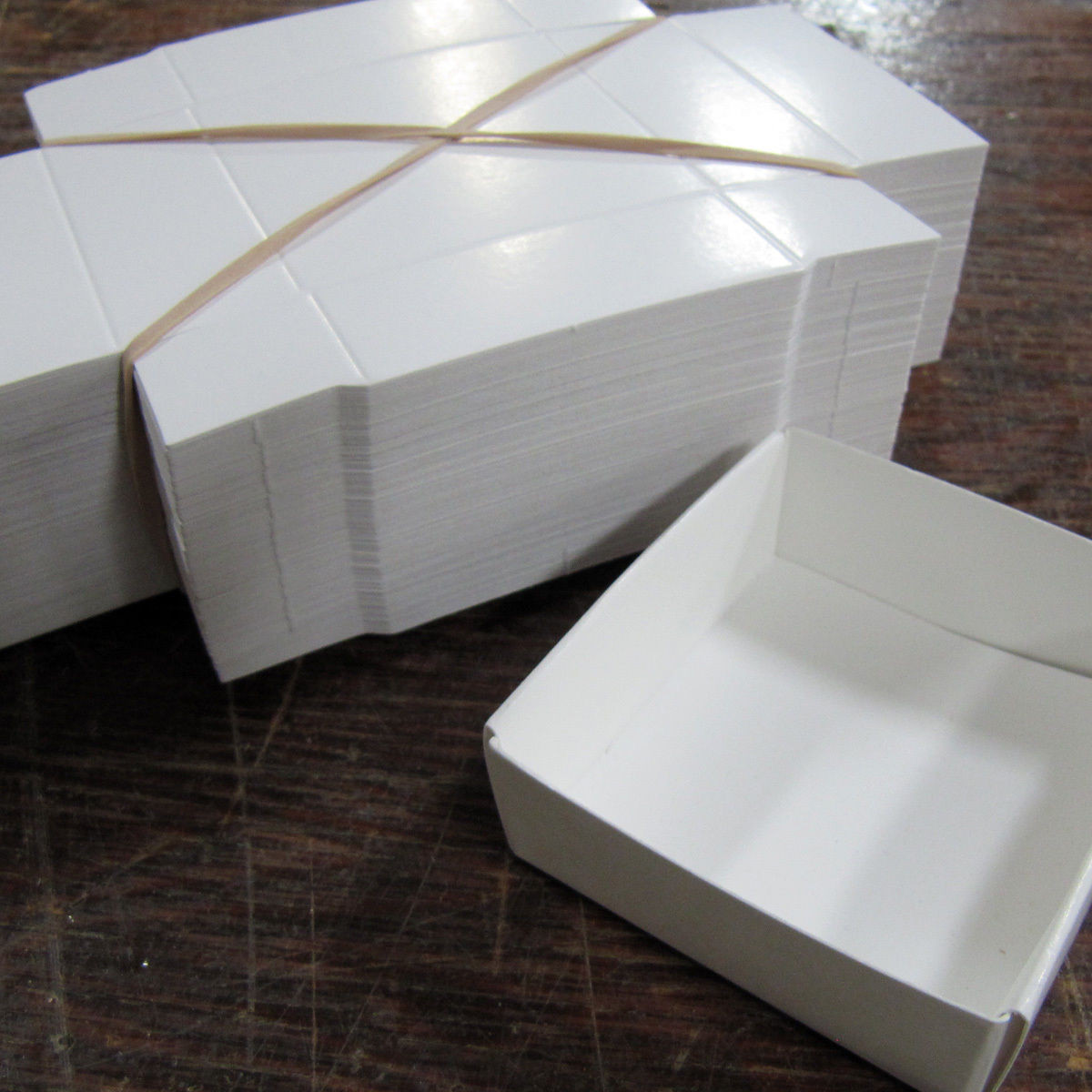 White Mineral Fold-up Boxes, size 24's (2.5" x 2.5") - 100 pieces ...