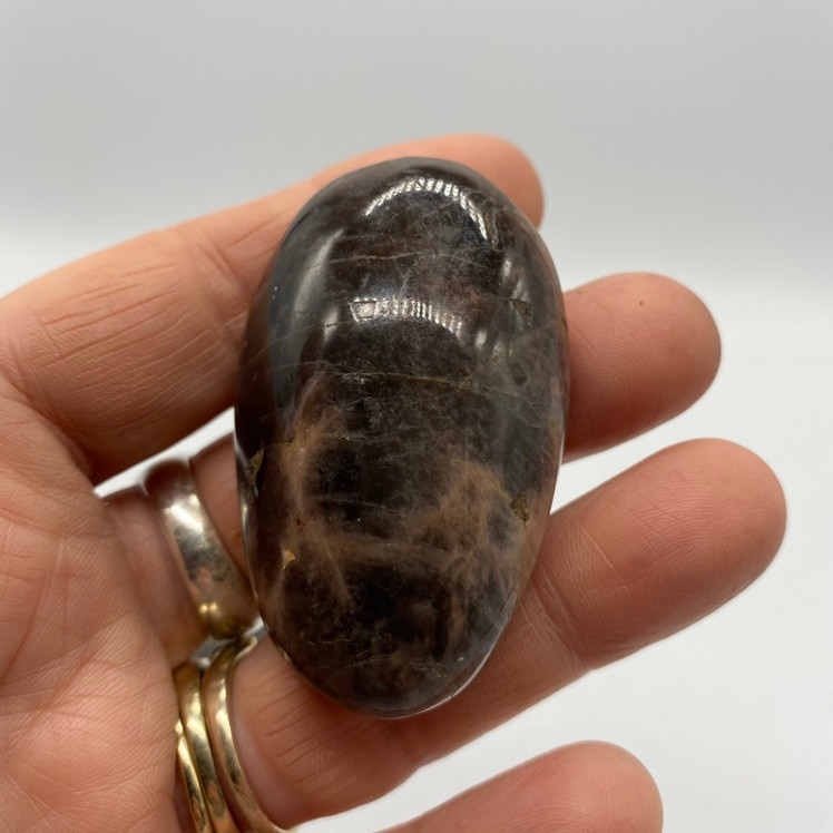 Back Moonstone Pebble MDSG096 - Enter the Earth, Inc