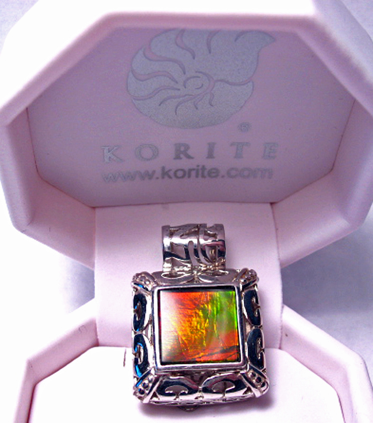 Korite Ammolite Square Howie Pendant 22KSP