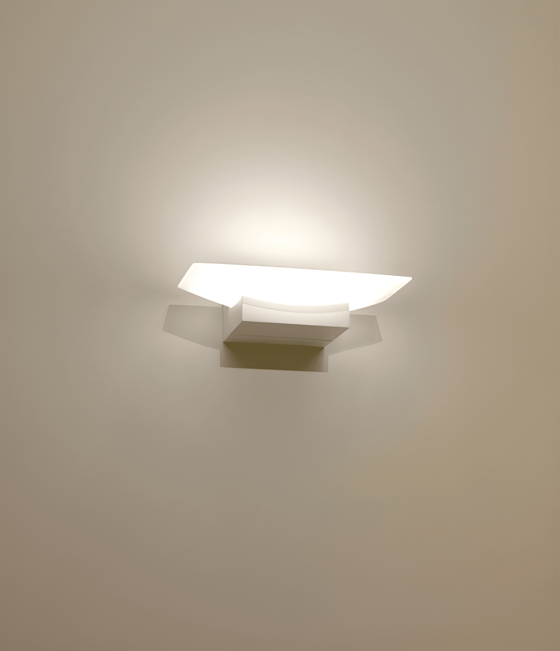 LED Wall Uplight White 6W Tri-CCT 619lm | Lighting Style