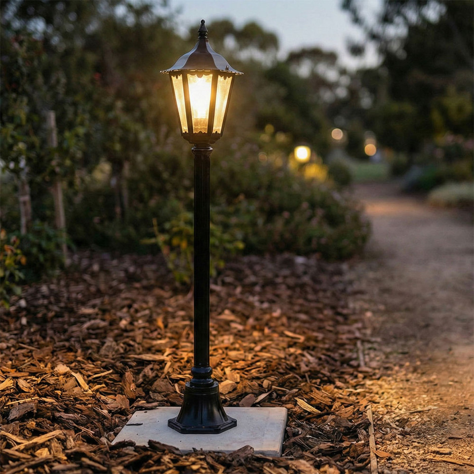 Black 1.32m Bollard Light 240V B22 IP43 Made In Italy | Lighting Style