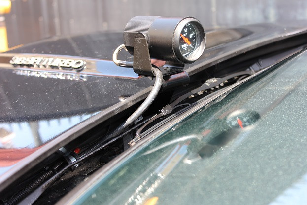 Hood Mount Fuel Pressure Gauge Kit