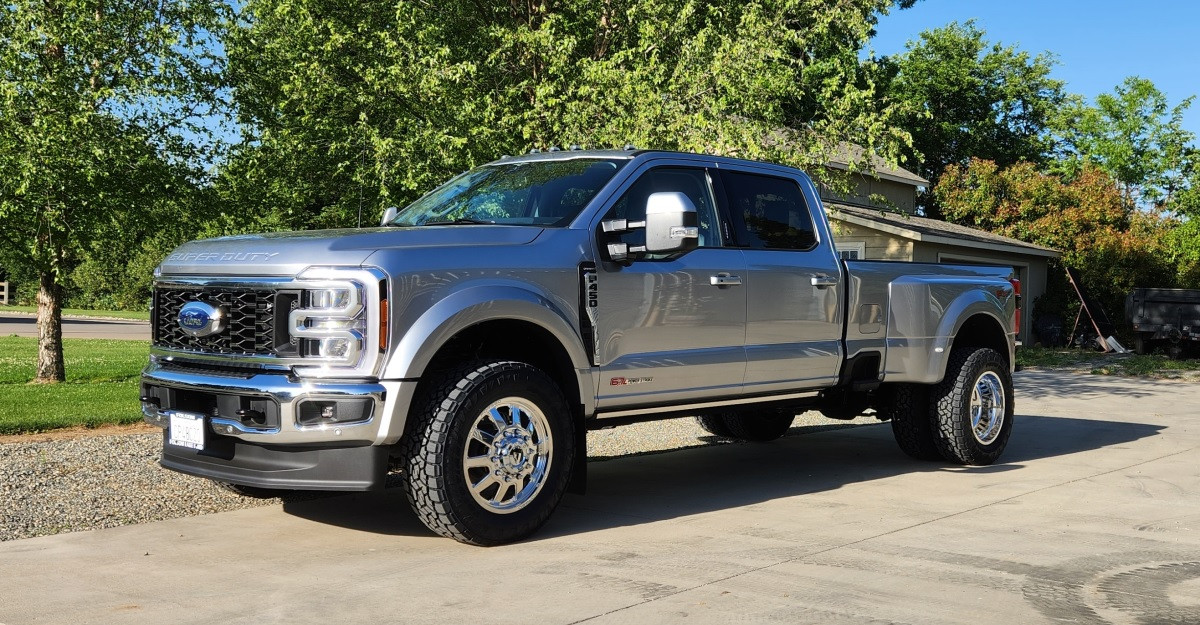 20, 22, 24 Fuel FF09D Polished for Dually Trucks with 8 & 10 Lugs F450