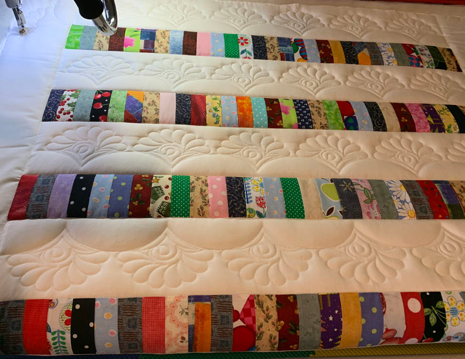 Computerized Quilting Pattern Clam Shell Feather Edge-to-Edge