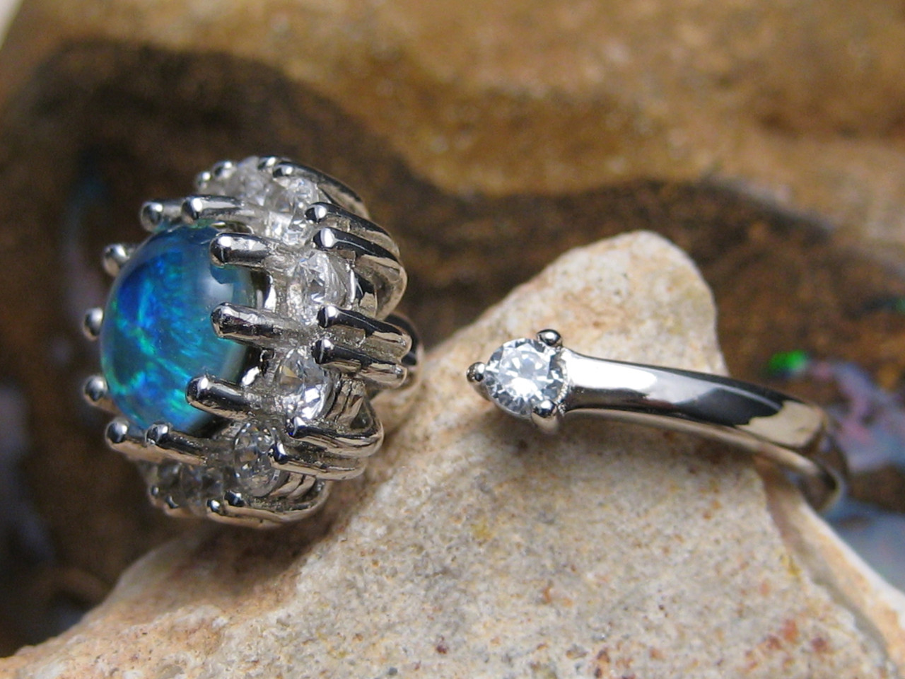 Fidget Ring - Opal Triplet Ring