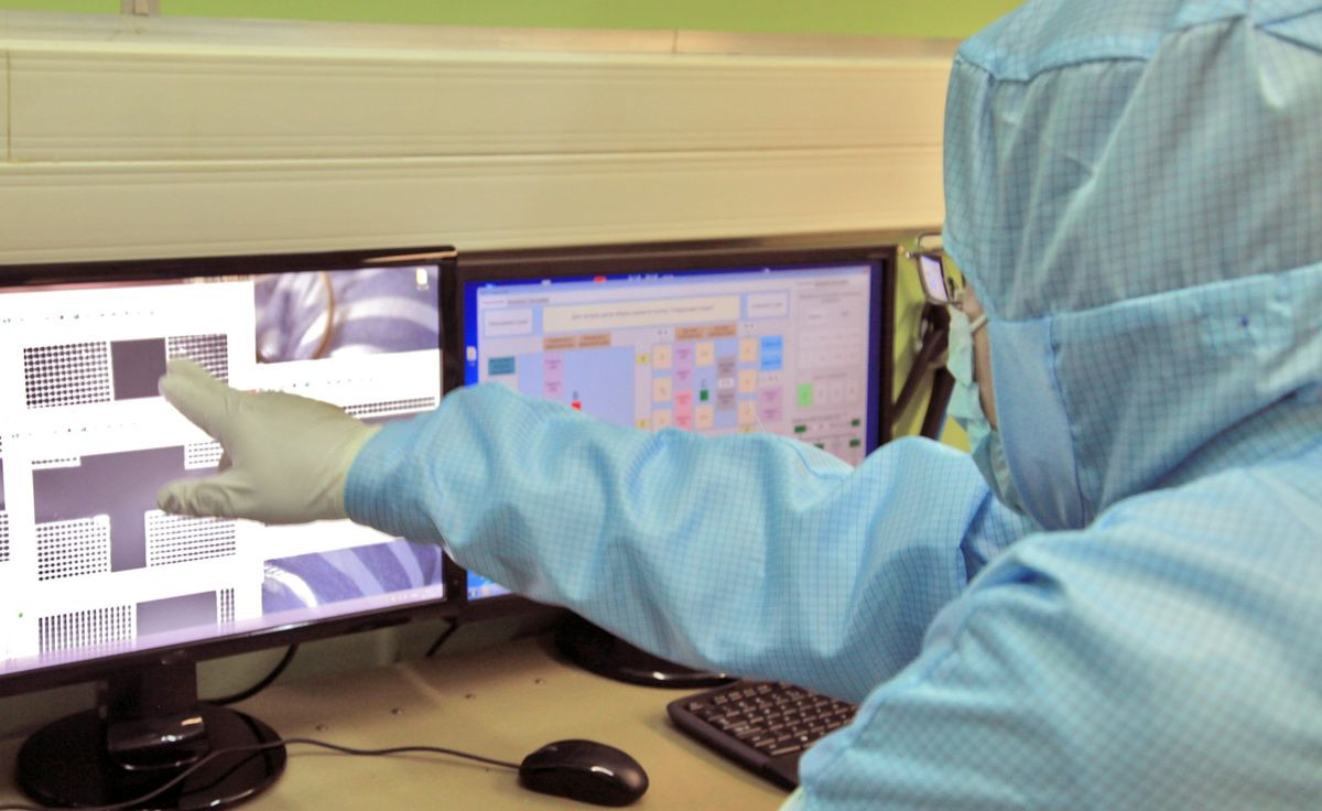 Clean Rooms vs. Controlled Environments: What's the Difference ...