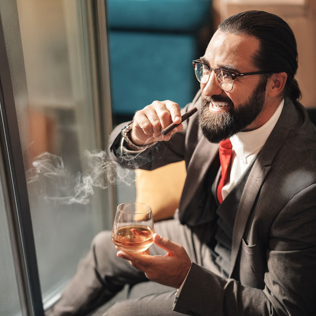 Best Cigar and Bourbon Pairings for Every Aficionado - Gotham Cigars