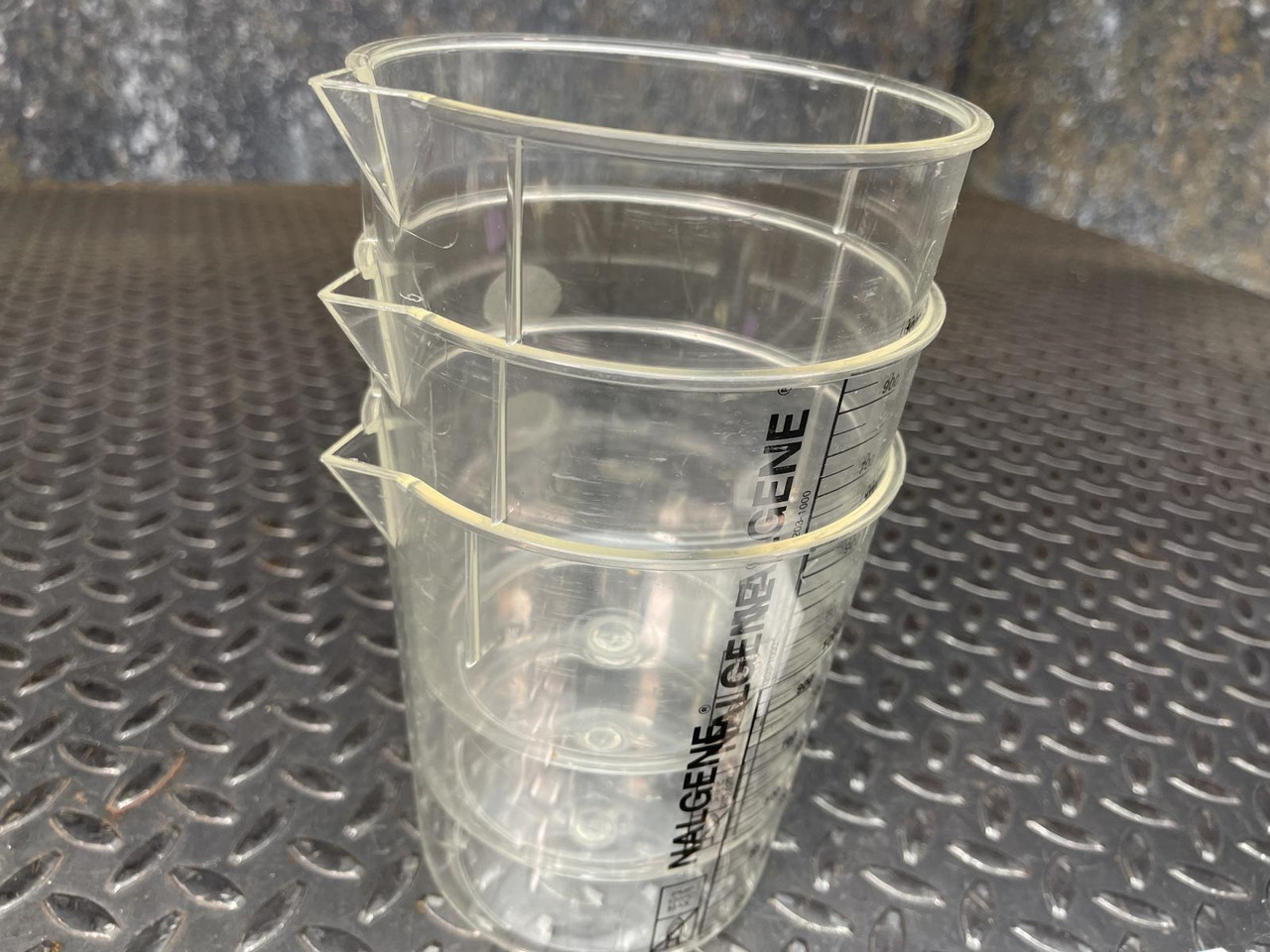 Nalgene Plastic Beaker - 3-Pack of 1000ml Low-Form Griffin Beaker PMP, 1203-1000 - Obtainium ...