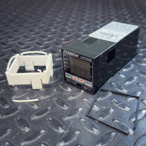 Omega CN76000 Series PID Controller Model CN76020