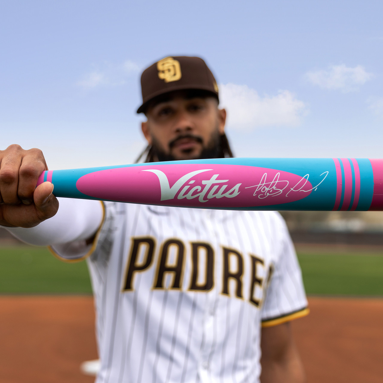 Victus Vibe Pro-Crayon Junior Big Barrel -10 Metal Bat